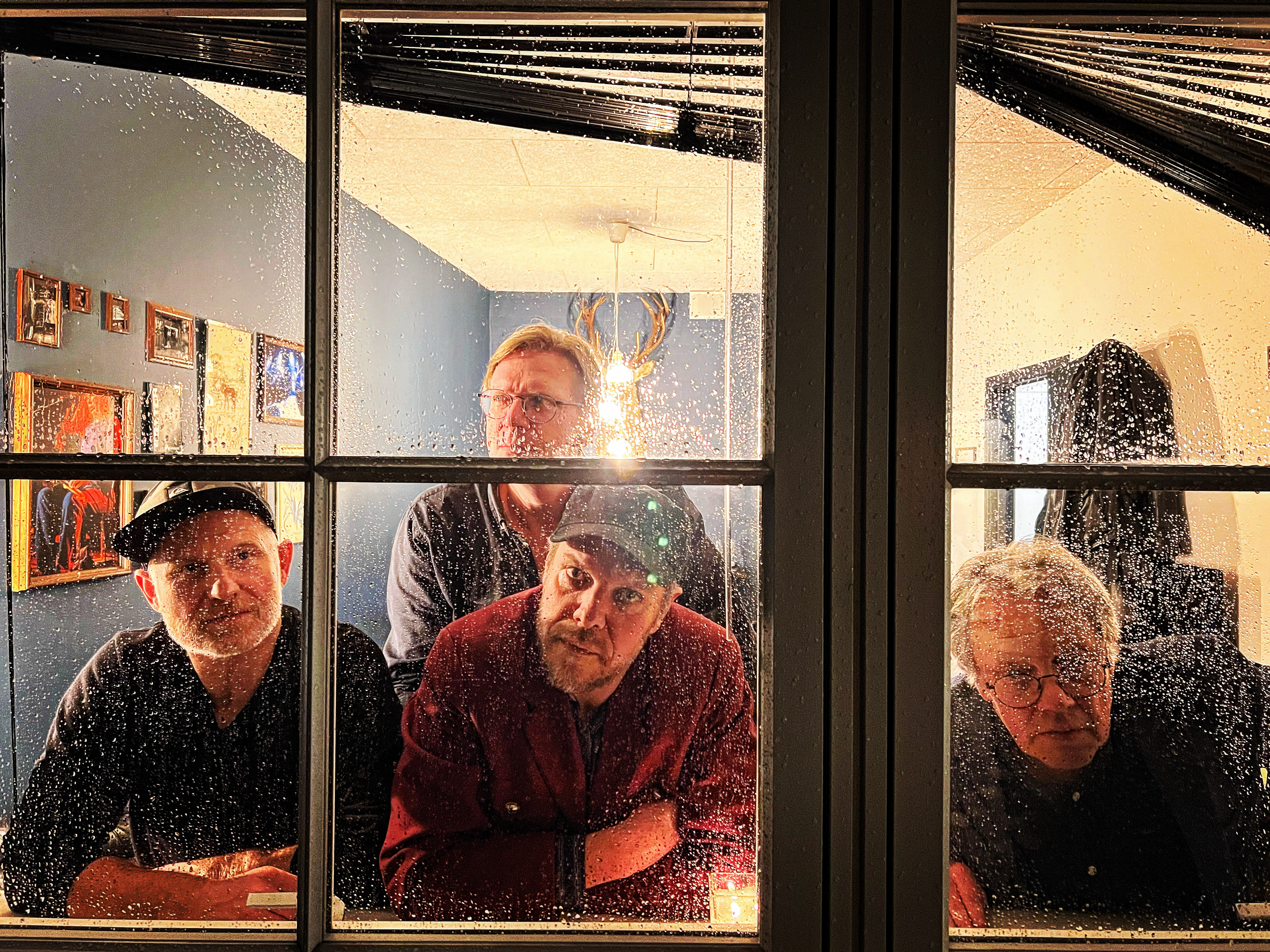 Pligten kalder - Emhætte & Ulven | Pavillonen