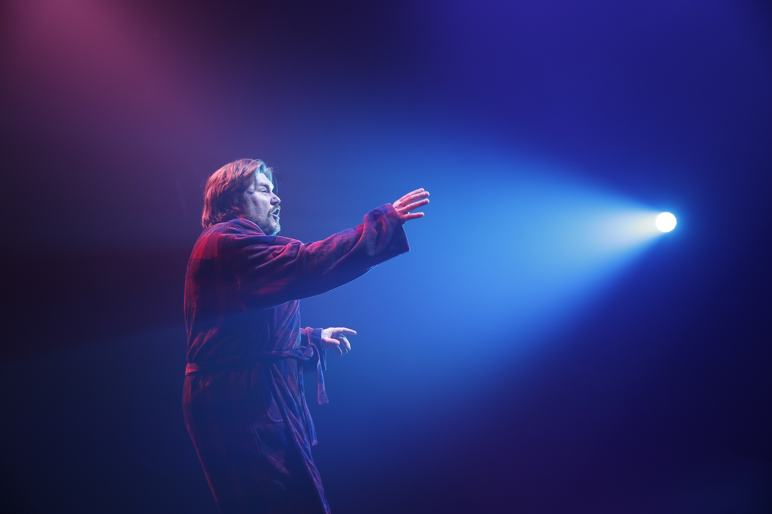 Rasmus Bjerg - One Man Show - Om et menneske eller noget der ligner ...